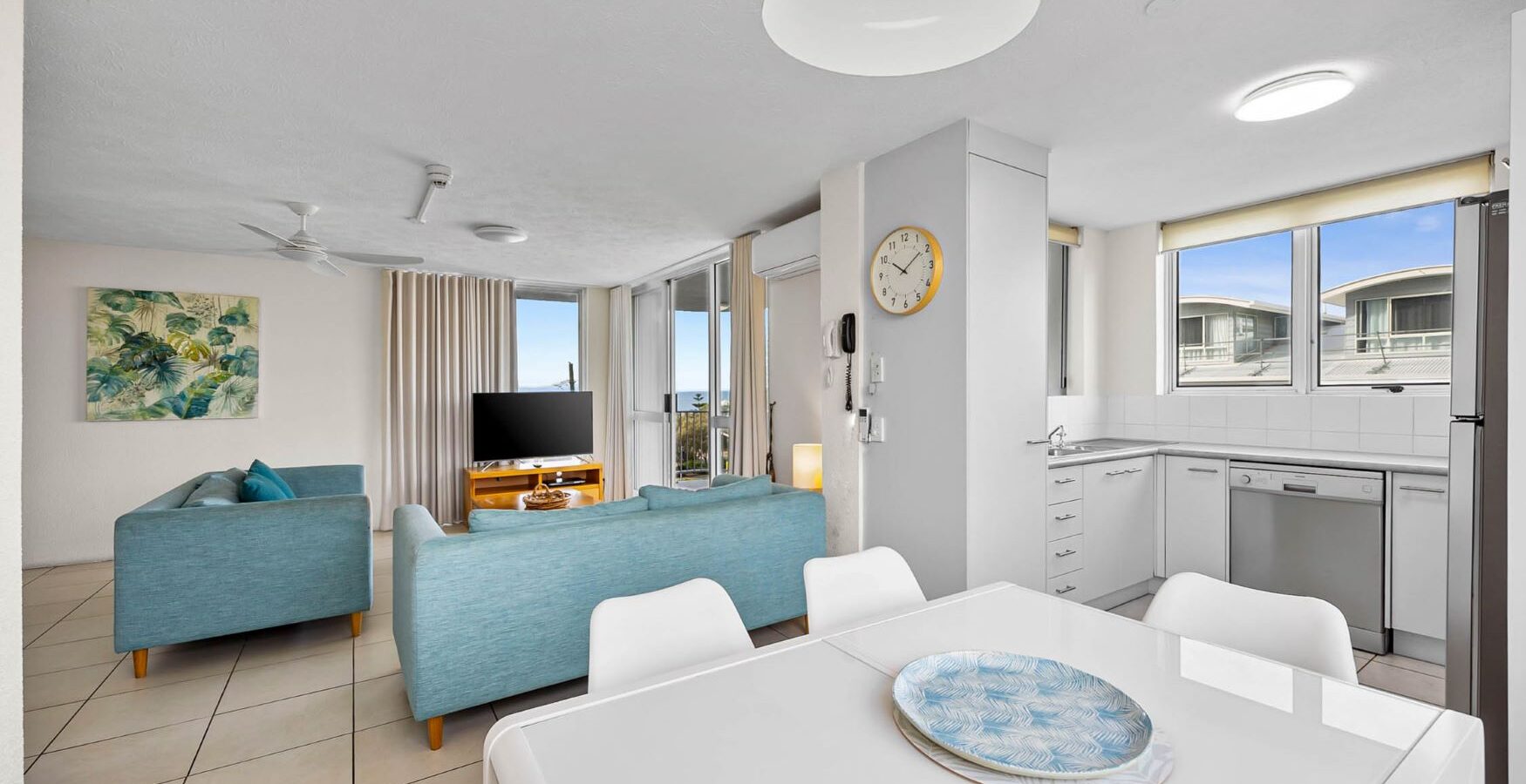 Family Holiday Apartments - Mandolin Beachfront Resort